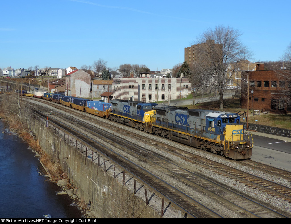 CSX 7646 and 2
